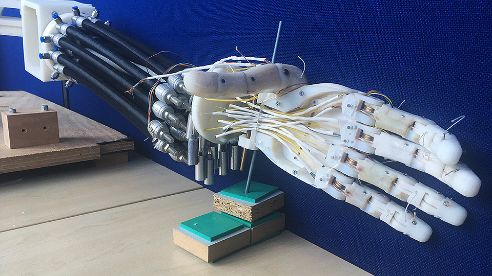 Could this super-flexible ambidextrous robot hand and arm help relieve phantom limb pain ...
